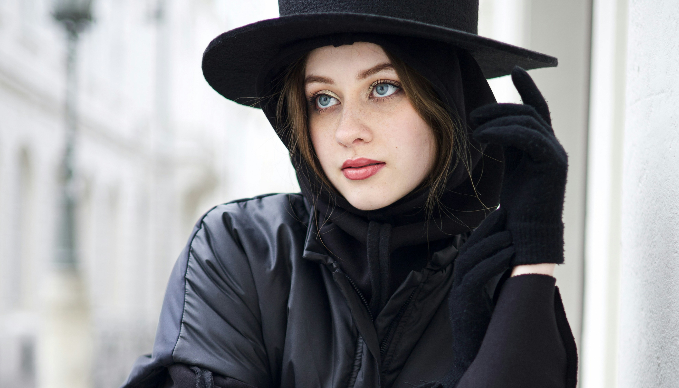 Goth vs Emo: Differences, Similarities, and Stereotypes to Break | L ...